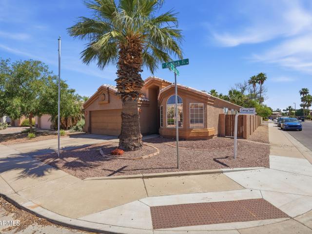 945 S Sailfish Dr, Gilbert, AZ 85233 | MLS #7014 | Compass