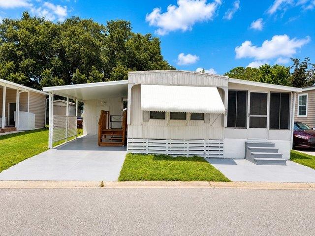 945 Santa Fe Dr, Kissimmee, FL 34741