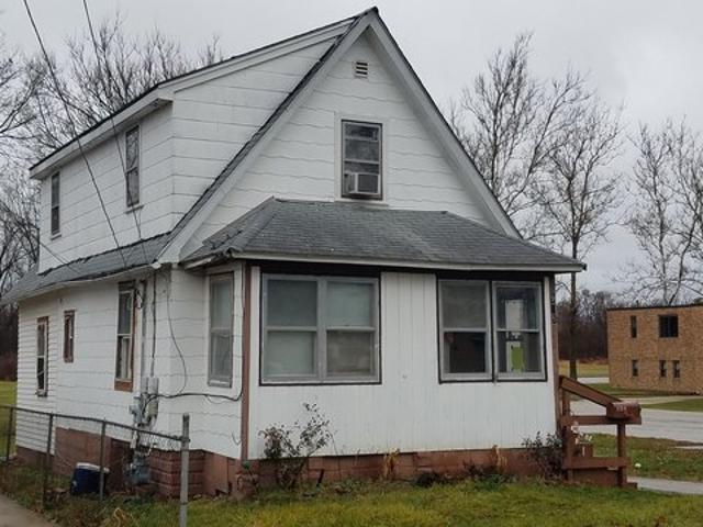 945 Sard Ave, Aurora, IL 60506