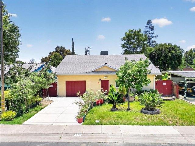 945 Sharian St, West Sacramento, CA 95605