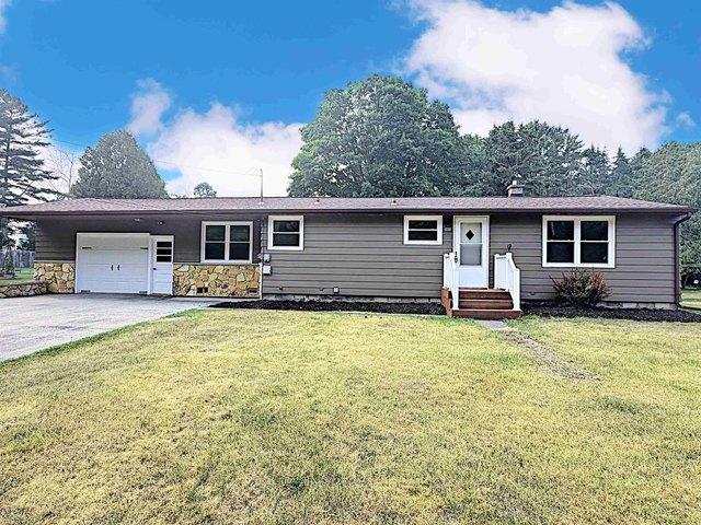 945 Steiner Dr, Mishicot, WI 54228