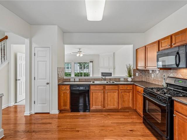 945 Prestwyck Court