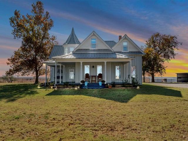 945 Quarter Horse Ln, Bellevue, TX 76228