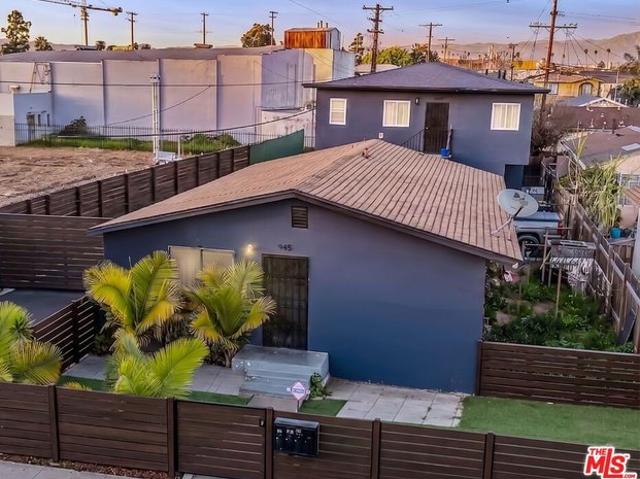 945 W 76th St, Los Angeles, CA 90044