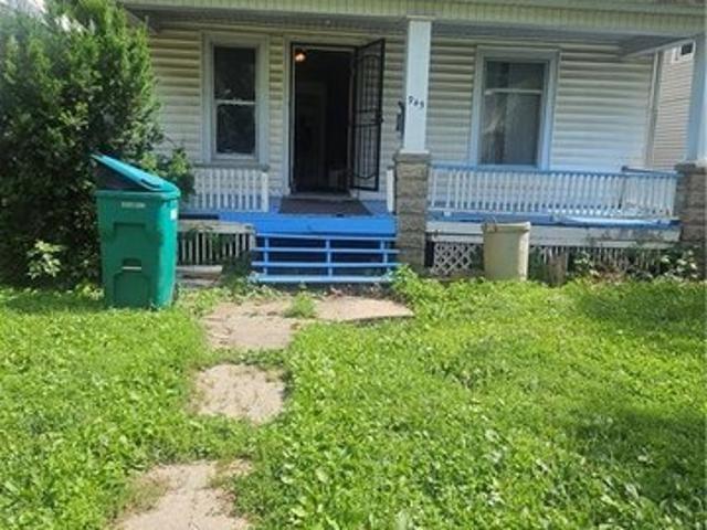 945 W Packard St, Decatur, IL 62522