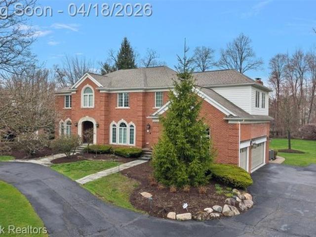 945 Wellsley Ct, Bloomfield Township, MI 48304