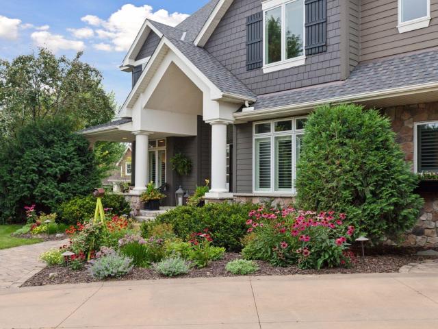 945 Willow View Drive
