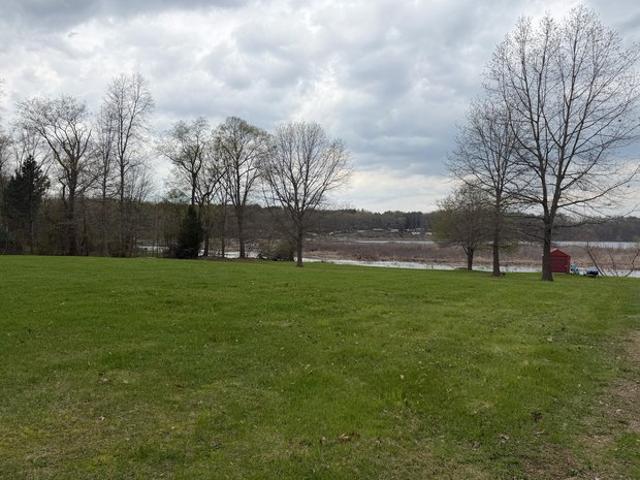 9464 Ripple Water Dr, Delton, MI 49046