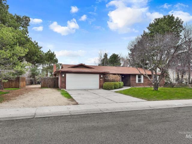 9464 W Mossy Cup St