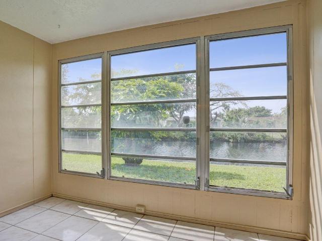 9460 Sunrise Lakes Blvd, Unit 106, Sunrise, FL 33322 | MLS #B26015