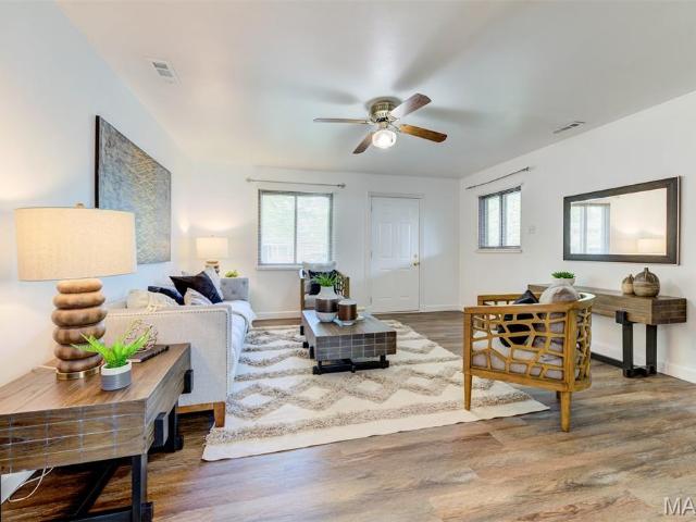 9462 Margo Ann Ln, St. Louis, MO 63134 | MLS #26024 | Compass