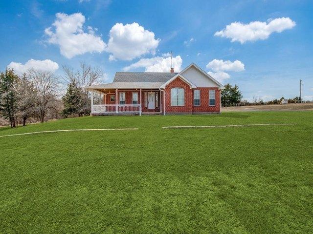 946 Burke Rd, Gunter, TX 75058