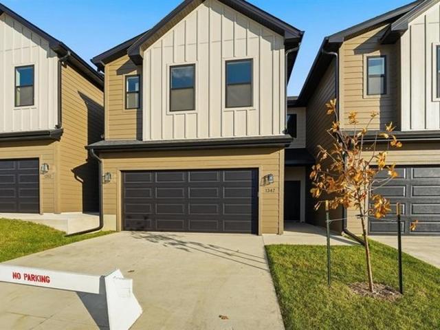 946 Elderberry Pl, Waukee, IA 50263