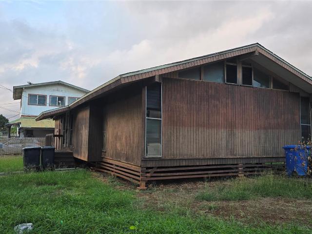 946 Halona St, Honolulu, HI 96817 | MLS #202607 | Compass
