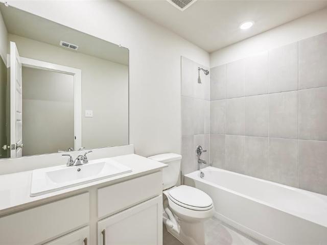 946 Olive Dr, Lavon, TX 75166 | MLS #21296