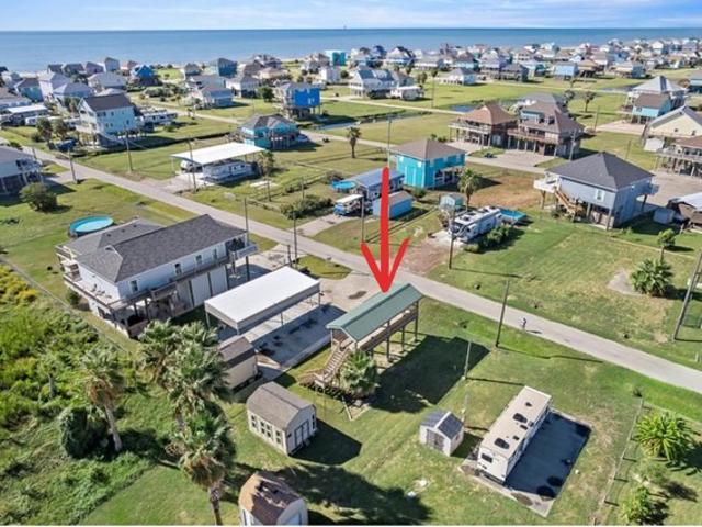 946 Meynig Dr, Port Bolivar, TX 77650