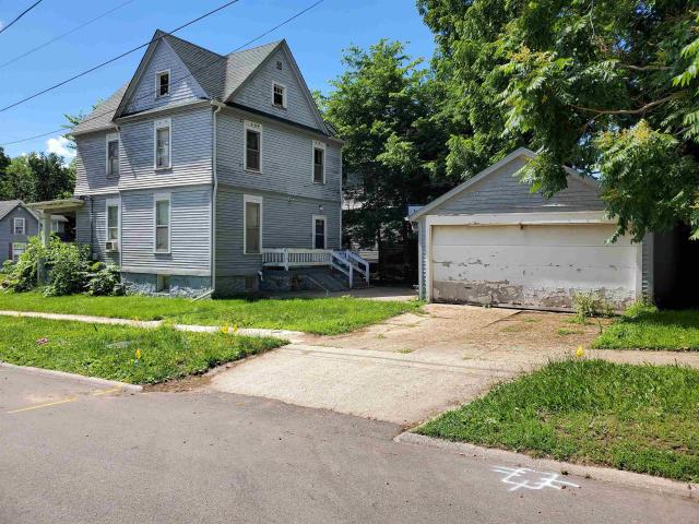 946 North Avenue