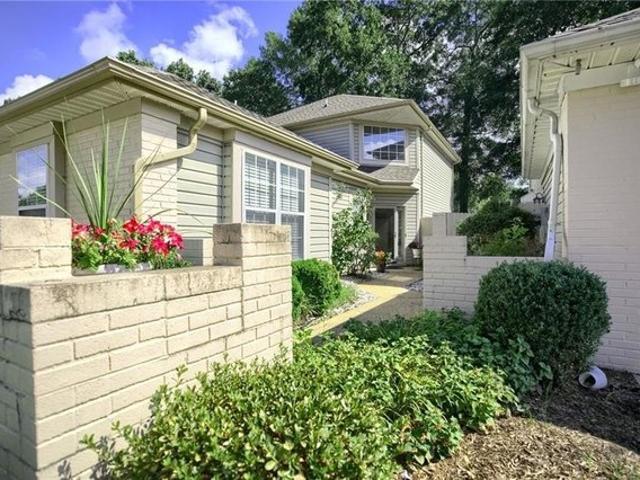 946 Nicklaus Dr, Newport News, VA 23602