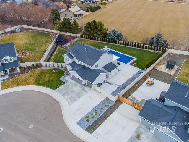946 W Smallwood Ct, Kuna, ID 83634 | MLS #98979 | Compass