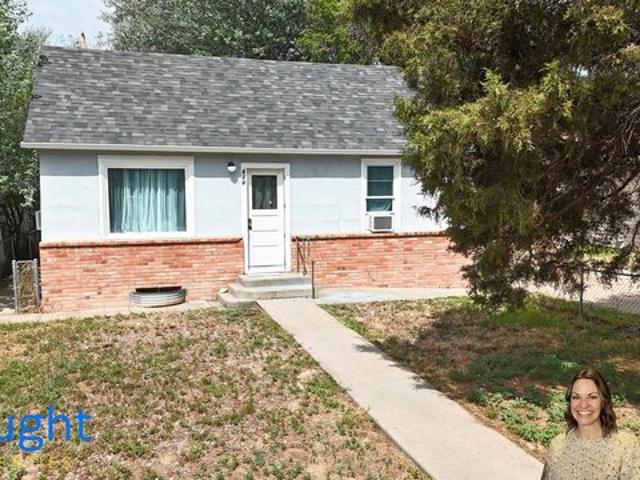 946 Washington St, Douglas, WY 82633