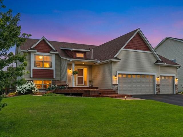 9477 Dunes Ln, Cottage Grove, MN 55016