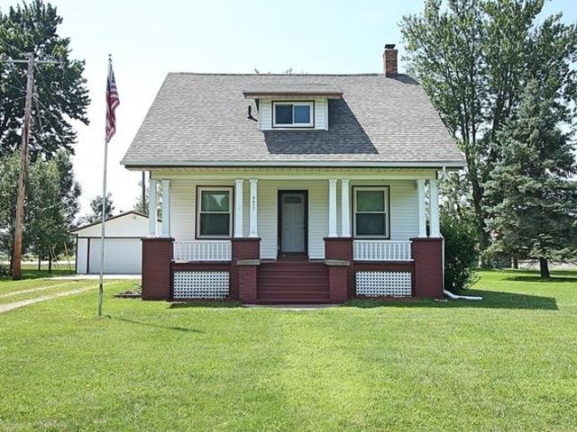 9477 Short Cut Rd, Fair Haven, MI 48023