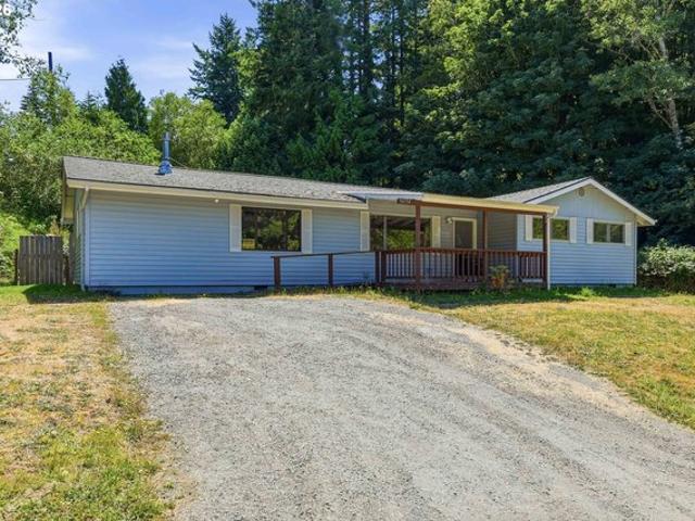 94794 Vista Ln, Coquille, OR 97423