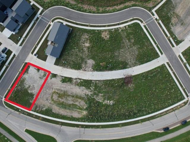 9479 Lk Vista Pkwy, Oak Creek, WI 53154 | MLS #1953