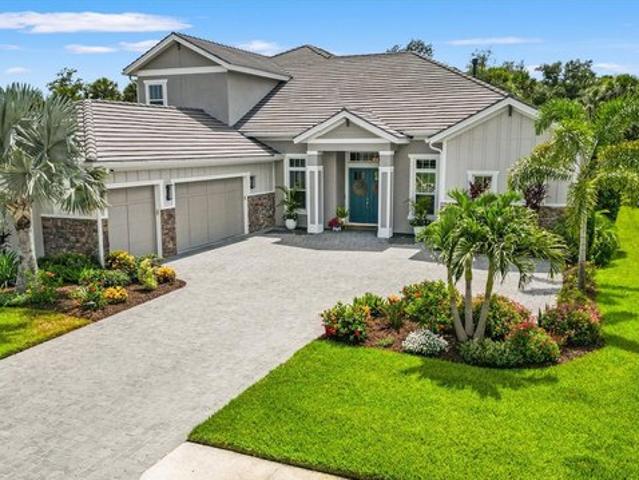 9479 Tequila Sunrise Dr, Sarasota, FL 34241
