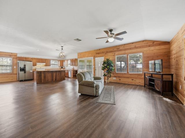 9470 Lake Forest Circle