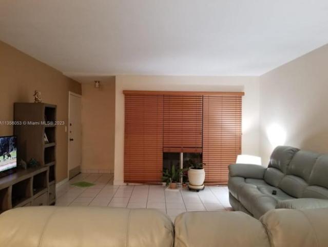 9470 77th Ave SW #O1, Miami, FL 33156