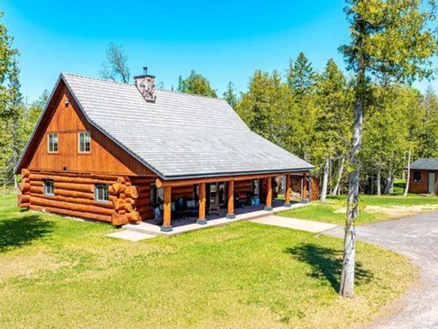 9471 N Coast Shores Rd, Copper Harbor, MI 49918