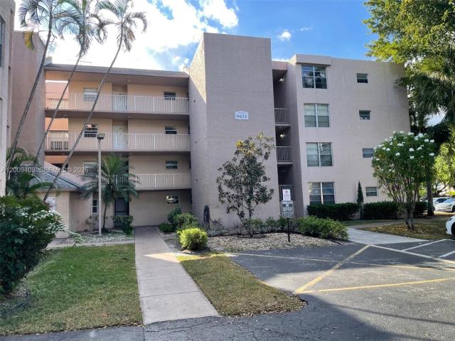 9471 Evergreen Pl, Unit 401, Davie, FL 33324 | MLS #A12009