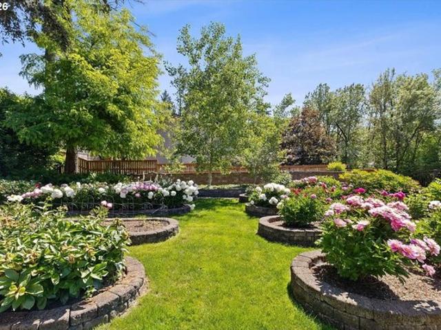 9473 NW Murlea Ln, Portland, OR 97229
