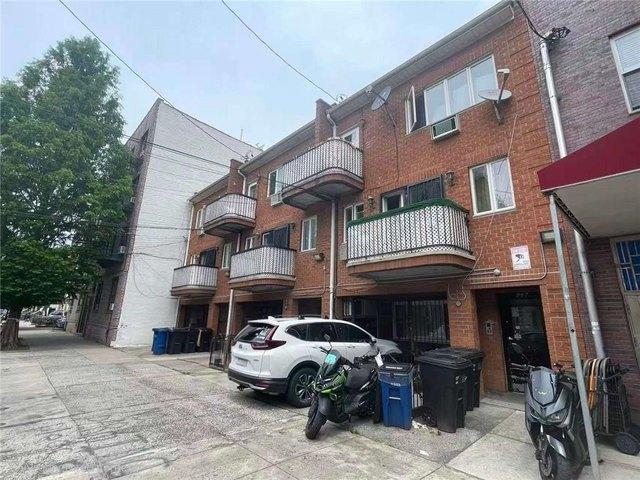947 59th St, Brooklyn, NY 11219