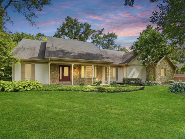 947 Brittany Hills Dr, Washington Township, OH 45459