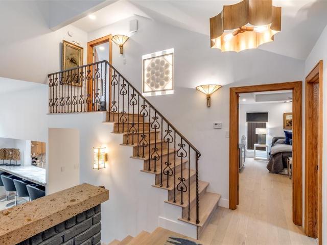 947 Easton Place