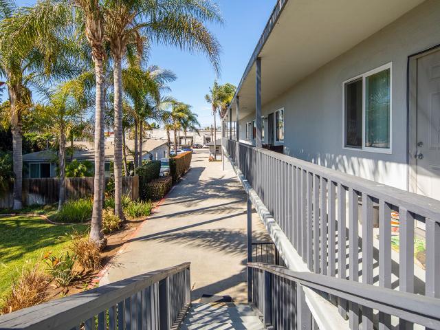 947 Oak Apartments