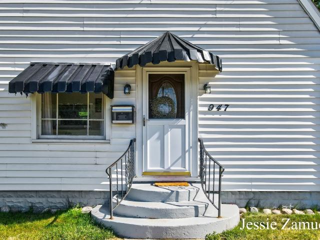 947 Lyon Street