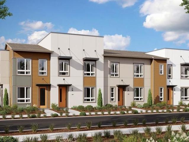 947 Radcliffe Trail, Vista, CA 92081