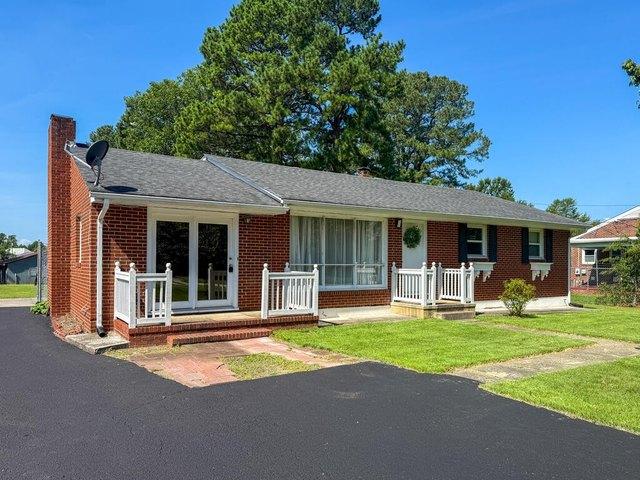 947 W Atlantic St, South Hill, VA 23970