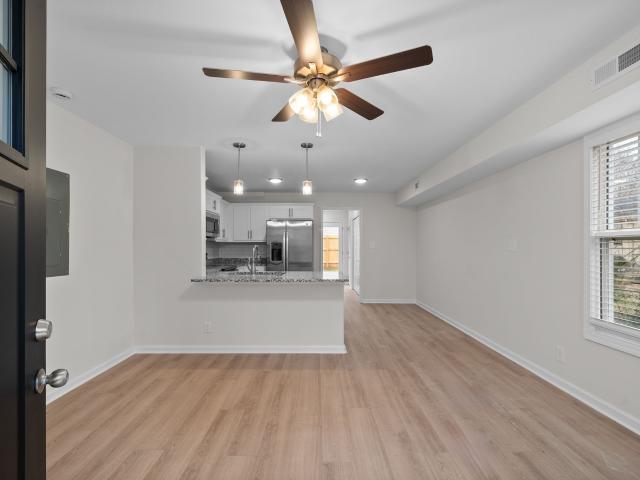 947 Wall St
