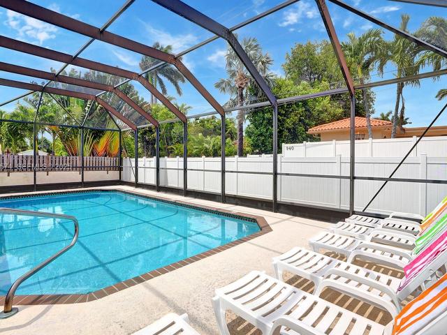 947 Washington St, Hollywood, FL 33019 | MLS #A11333 | Compass