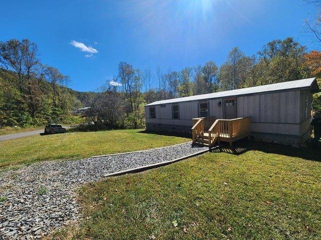947 Valley End Rd, Ararat, VA 24053