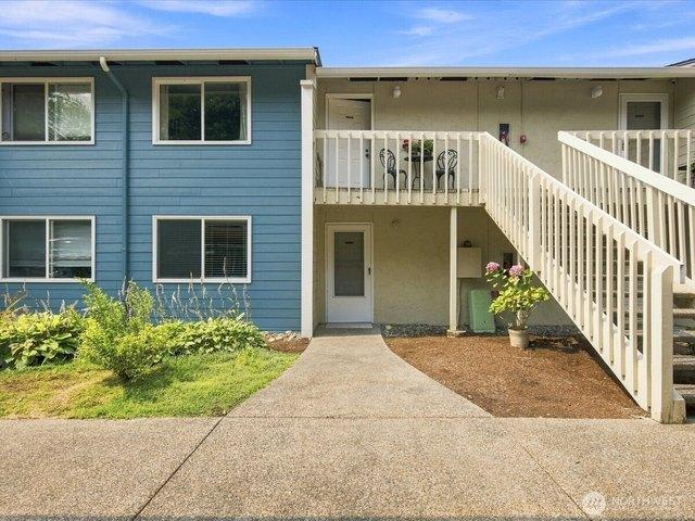 9484 Redmond Woodinville Rd NE Apt C204, Redmond, WA 98052