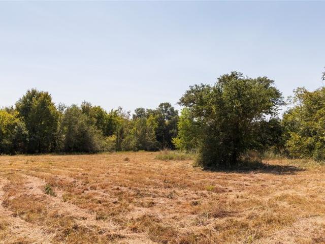 9487 Bauer Rd, Fayetteville, TX 78940