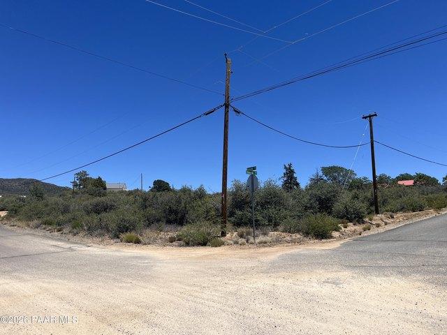 9488 S Steven Trl, Wilhoit, AZ 86332
