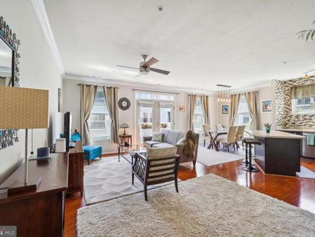 9480 Virginia Center Blvd #322, Vienna, VA 22181