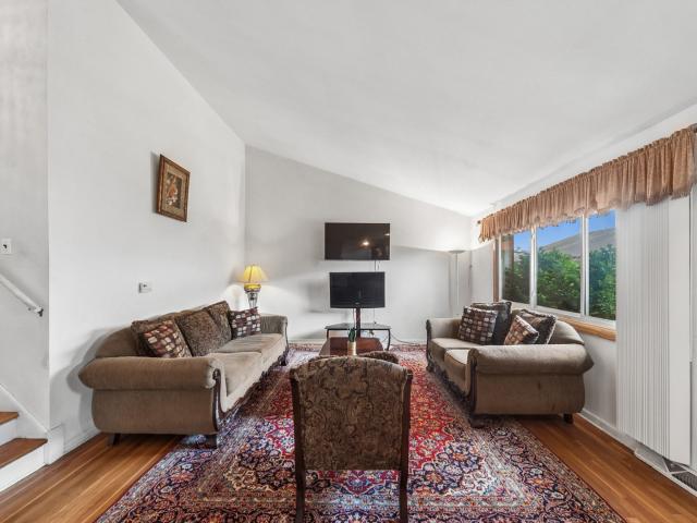 9481 Park Ln, Des Plaines, IL 60016 | MLS #12614