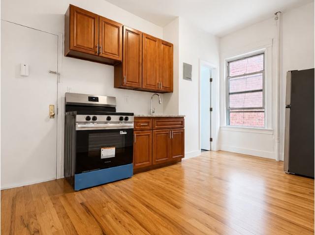 948 41st Street, Brooklyn, NY